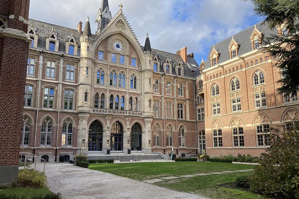 Introducing the school